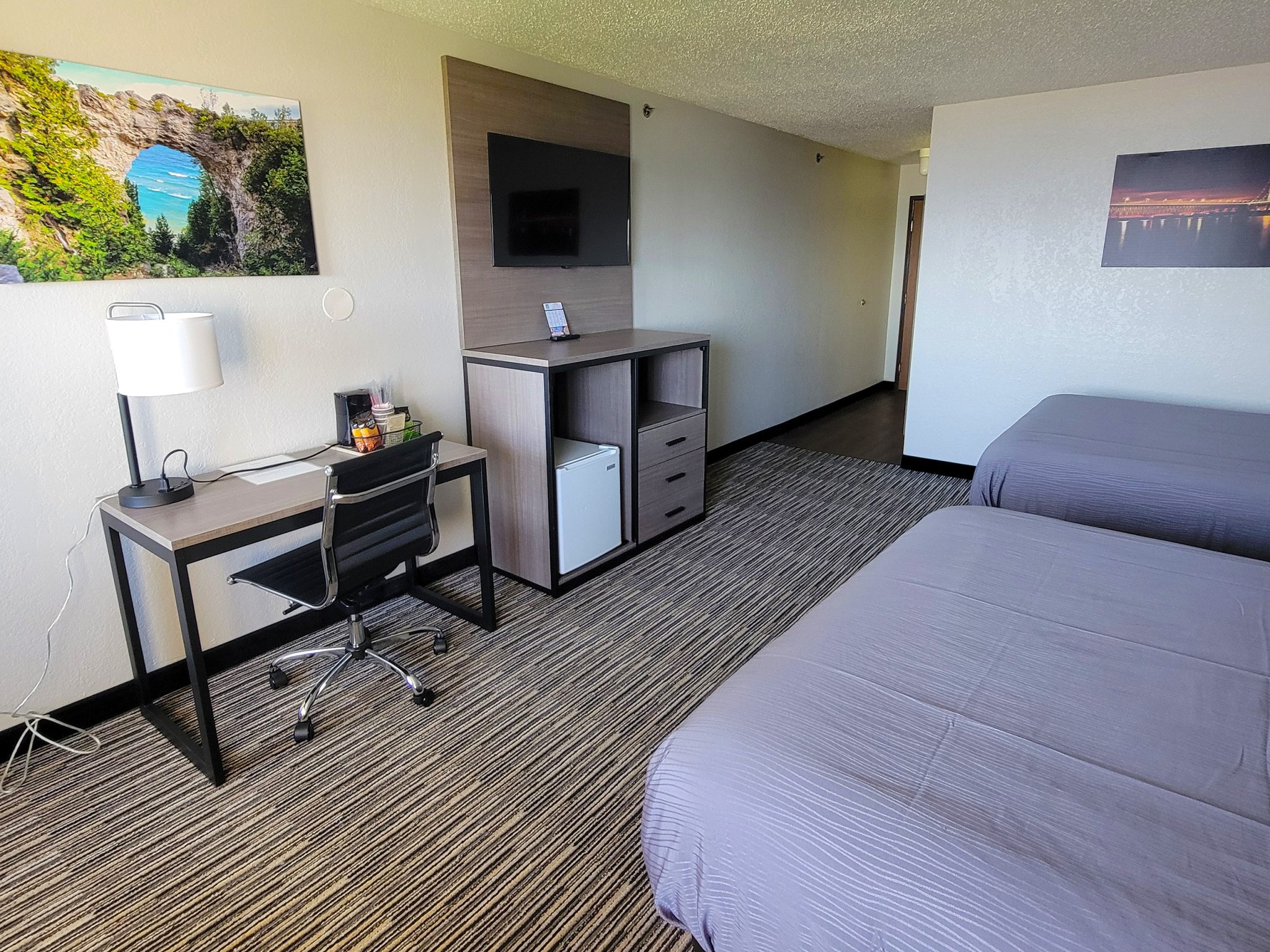 Queen, King, Whirlpool, 2 or 3 Room Suites and Handicap Accessible Rooms