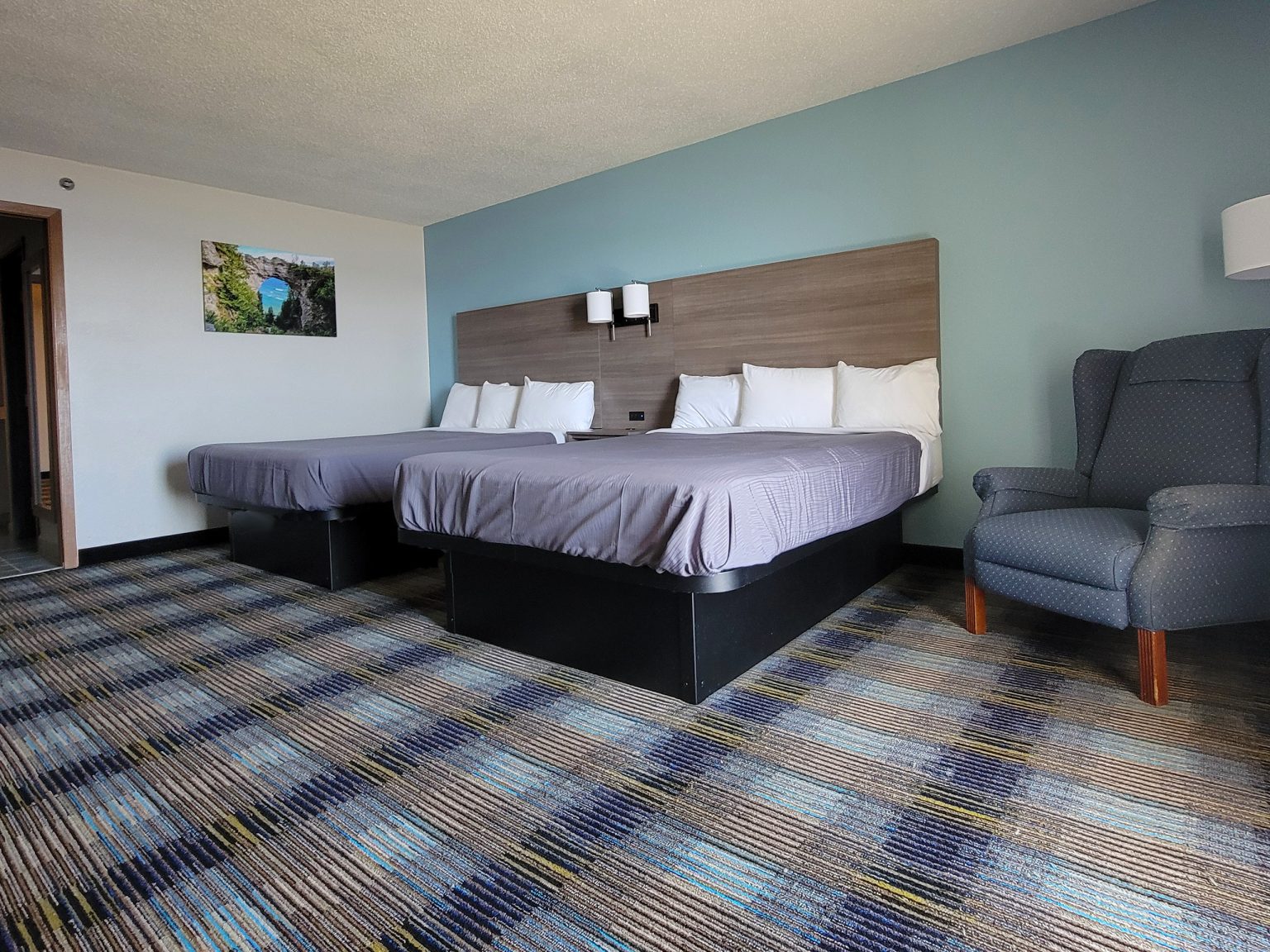 Queen, King, Whirlpool, 2 or 3 Room Suites and Handicap Accessible Rooms