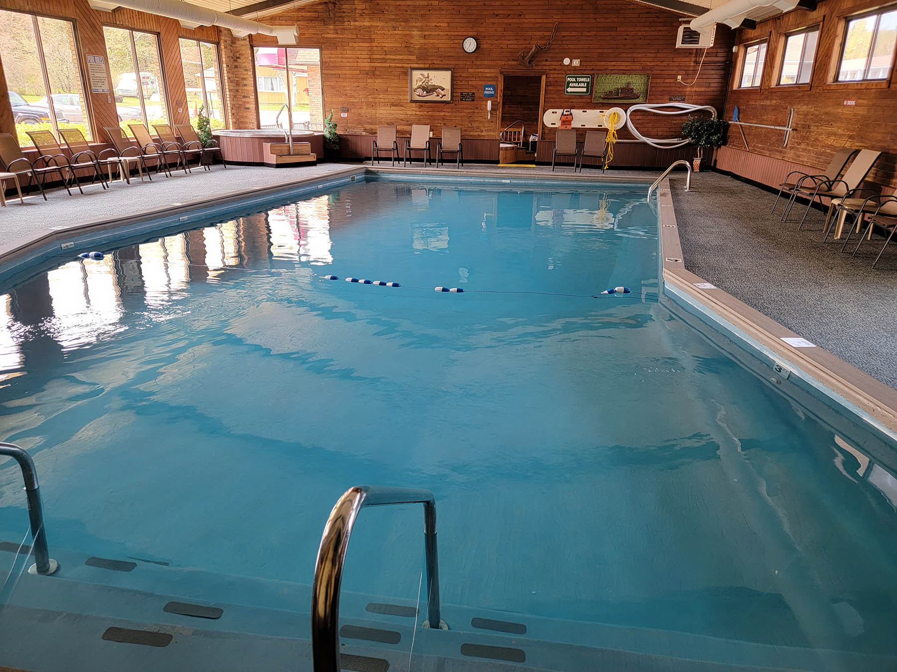 Bavarian Haus Lakefront Inn - St. Ignace, Michigan Hotel